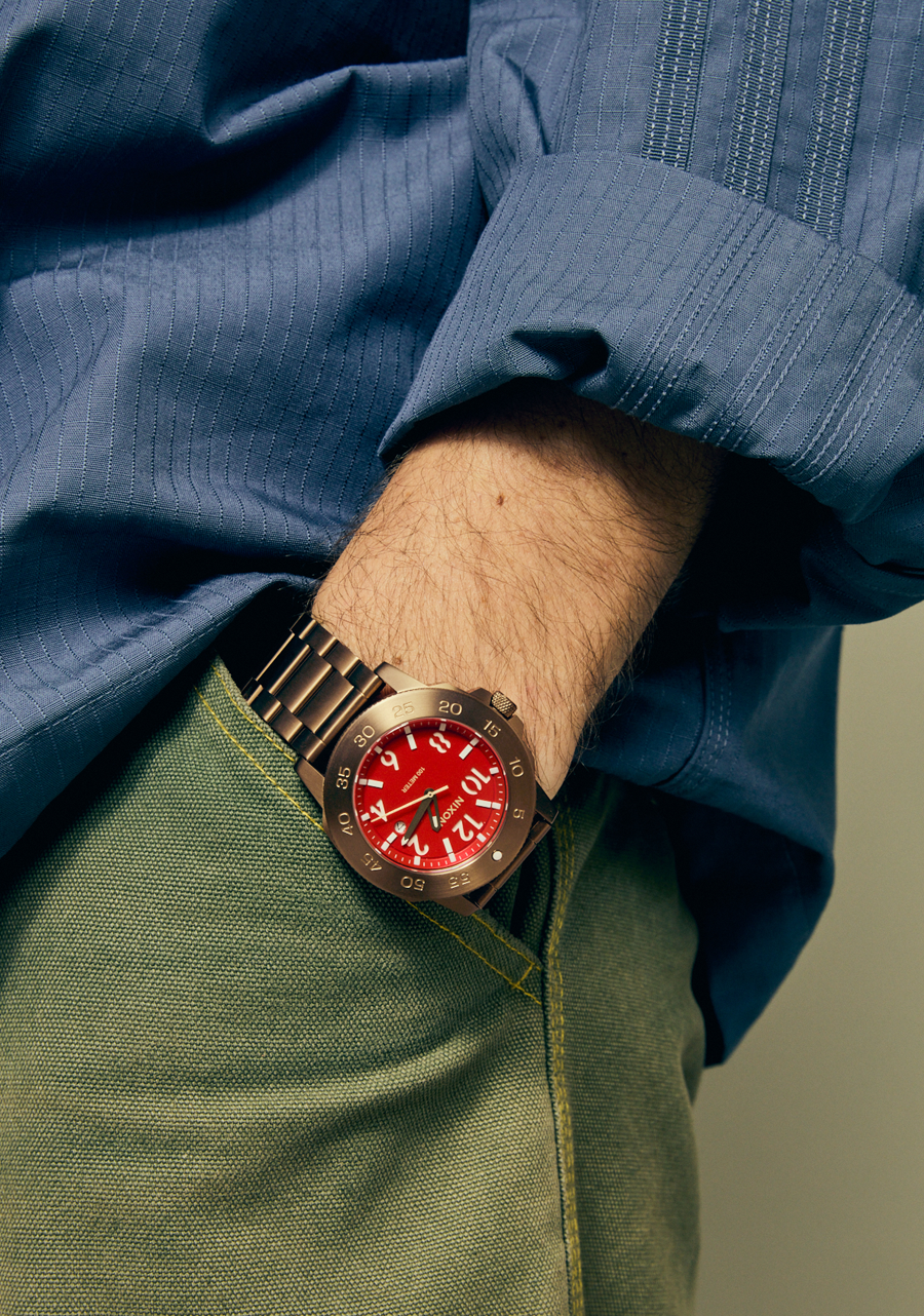 Smyth 44 Watch | Khaki / Red | Sapphire Crystal Analog Watch – Nixon CA